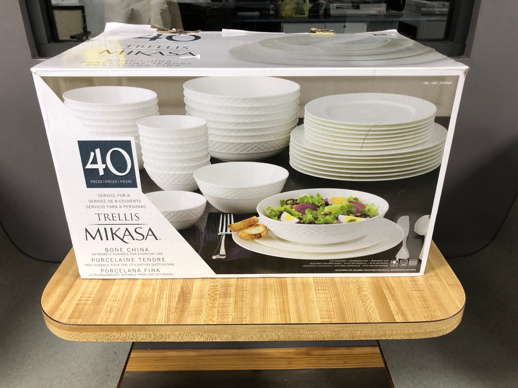 Mikasa Trellis Bone China 40-piece Dinnerware Set – Zippy's Warehouse